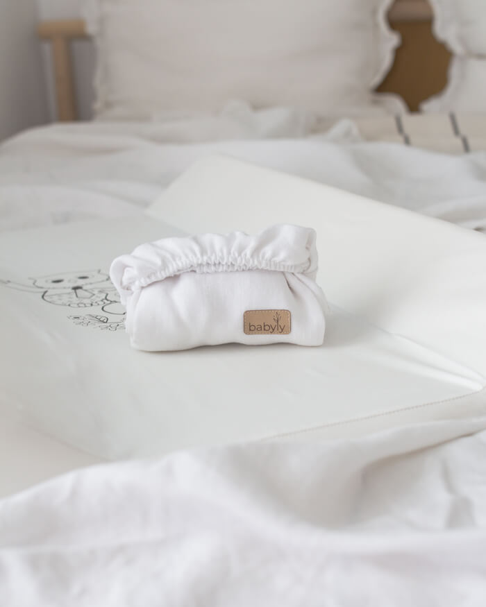 Linen changing mat cover - white | babylystore.com