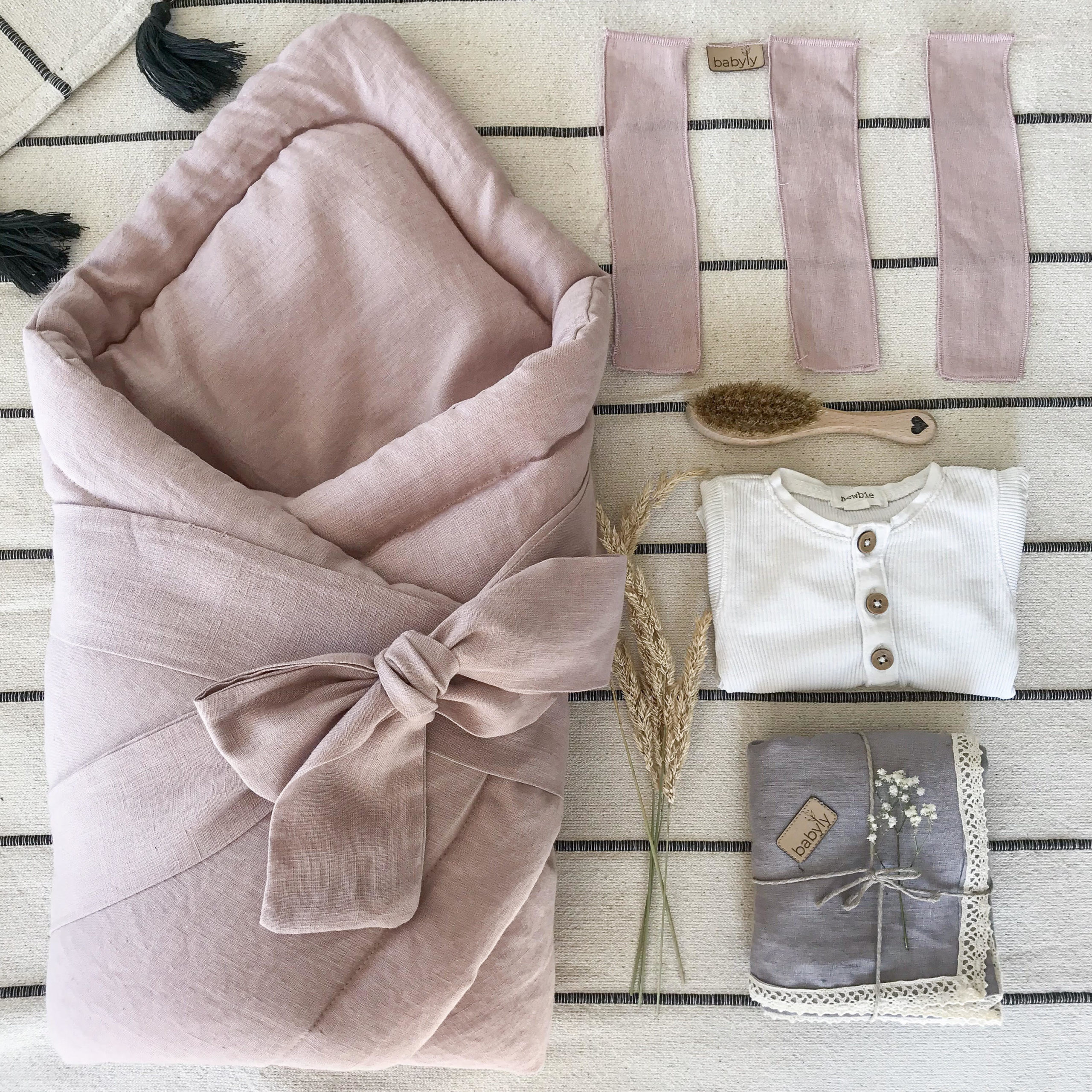Linen baby wrap - powder pink | babylystore.com