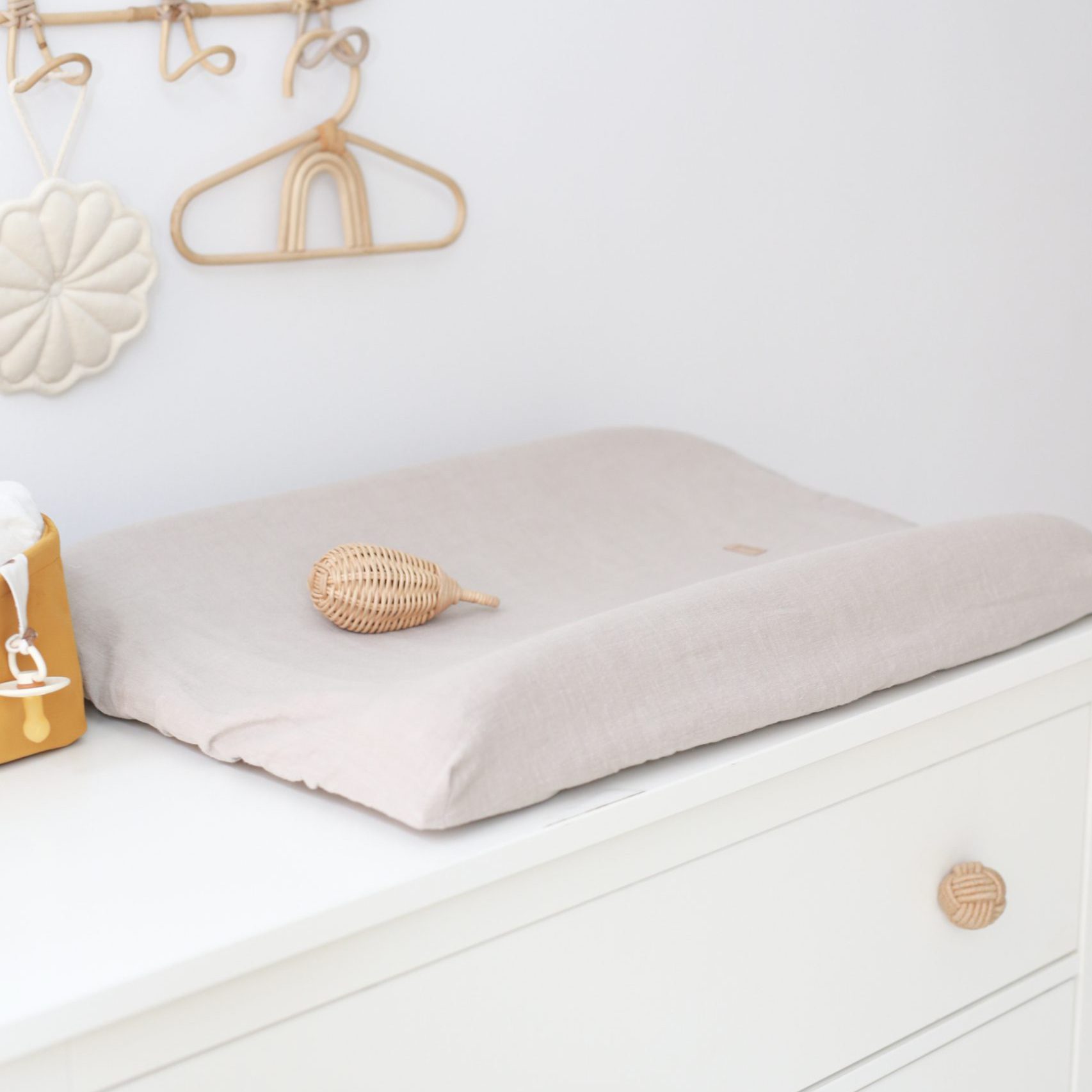 Linen changing mat cover - beige | babylystore.com